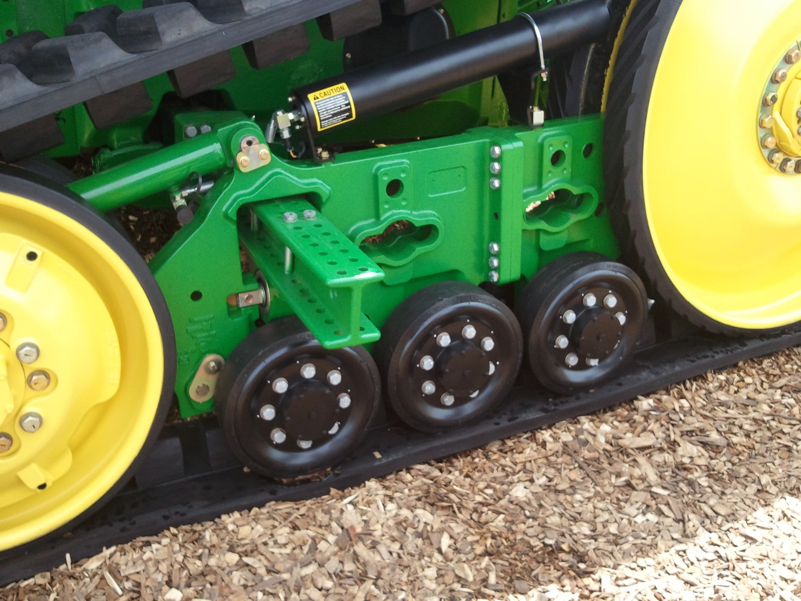 AgriTraxx® Mid-Rollers, Idlers & Drive Wheels - Tracked Tractors ...